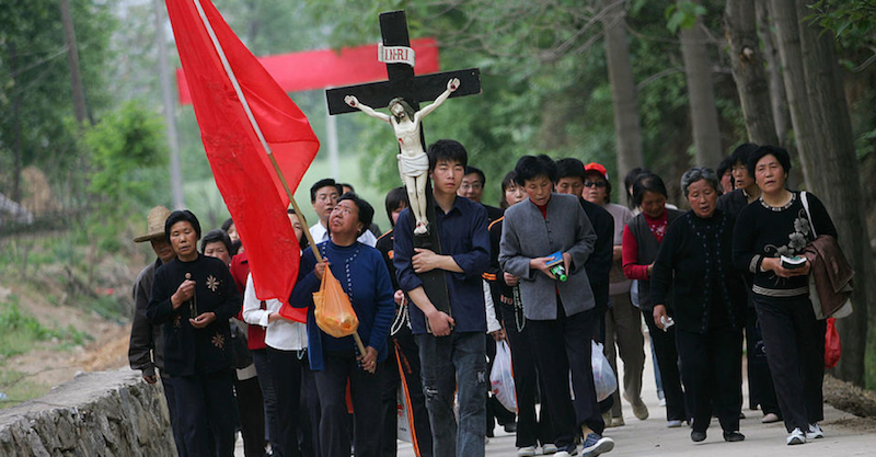 CHINA-CATHOLIC-CROSS – Early Christians